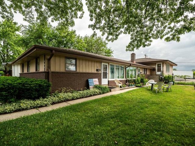 865 Harding Ave Unit 867 869, Waukesha, WI 53186