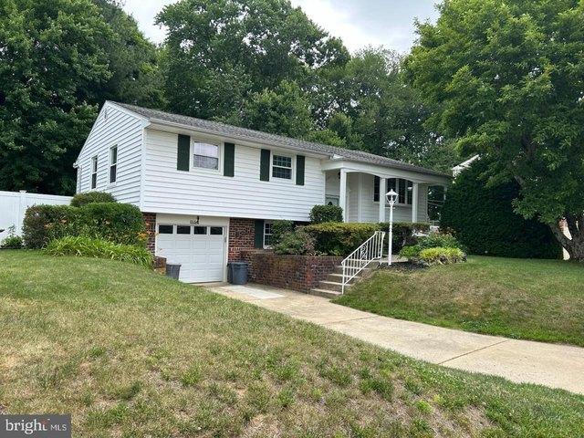 865 Morefield Rd, Philadelphia, PA 19115
