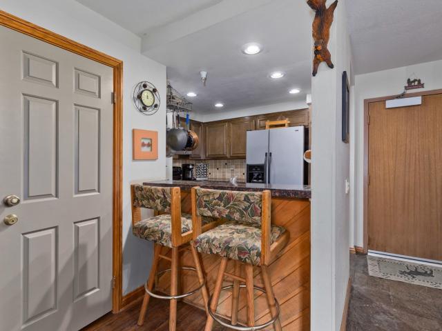 865 Majestic Pines Dr, Unit 125, Mammoth Lakes, CA 93546 | MLS #250823