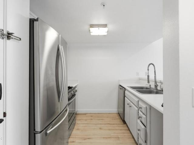 865 S B Street Q2