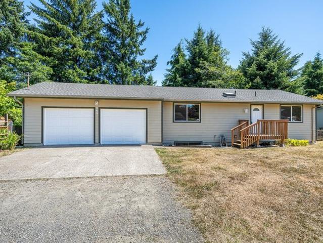865 S Crestline Dr, Waldport, OR 97394