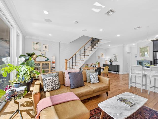 865 Summit Ave # 2