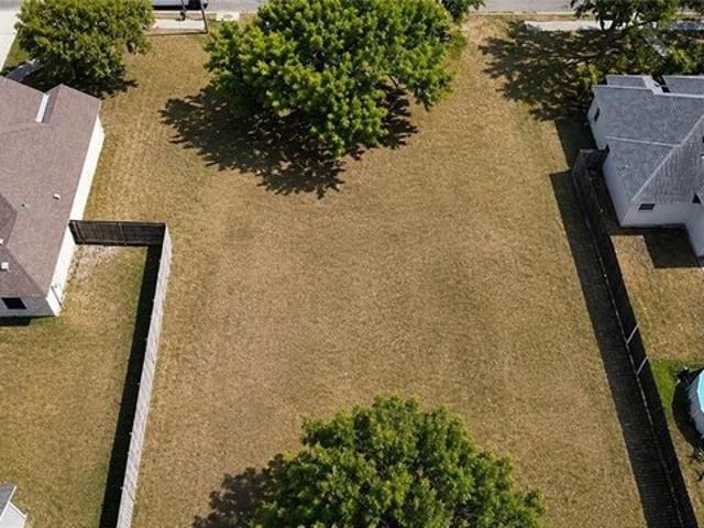865 Quail Hollow Dr, Weslaco, TX 78596
