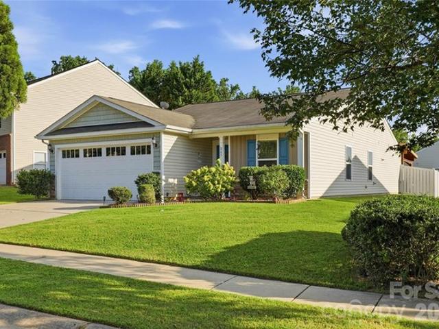 865 Willow Creek Dr, Gastonia, NC 28054