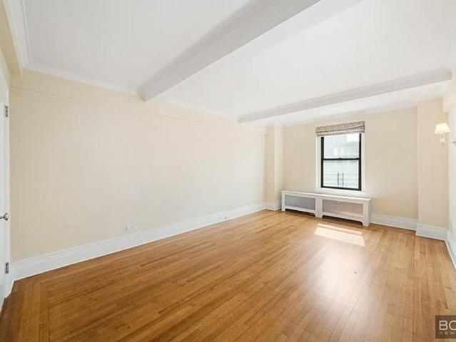 865 United Nations Plz Apt 6C, New York, NY 10017