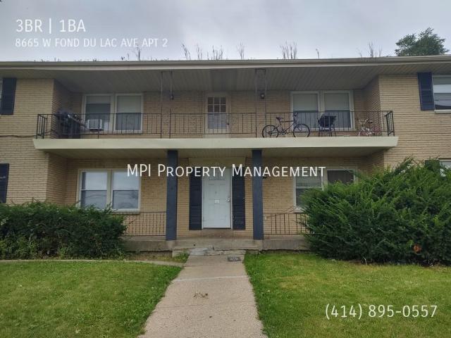8665 W. Fond Du Lac Avenue Apt. #2, Milwaukee 3 Bedroom Lower