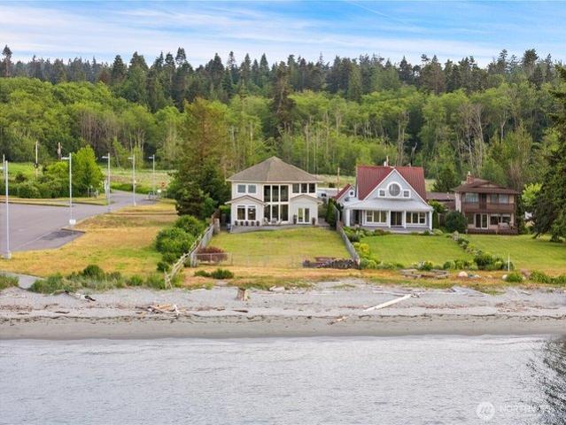 8668 NE Point No Point Rd, Hansville, WA 98340