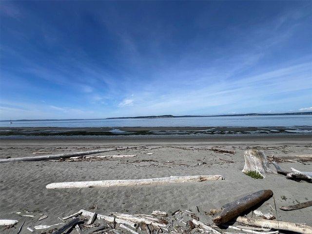 8668 NE Point No Point Rd, Hansville, WA 98340