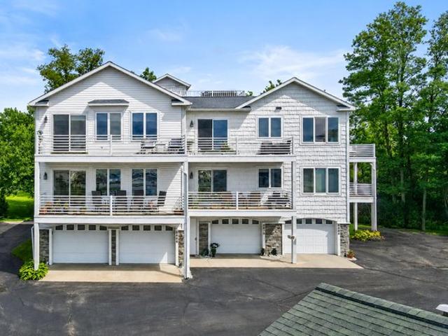 8668 Ellenwood Dr Unit 11, Montague, MI 49437
