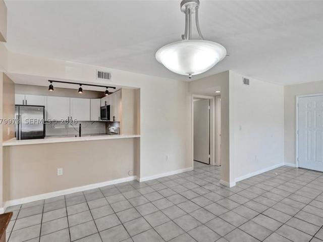 8660 SW 212th St Apt 111, Cutler Bay, FL 33189