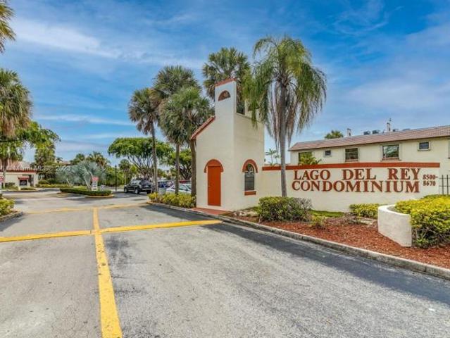 8660 149th Ave SW #214, Miami, FL 33193