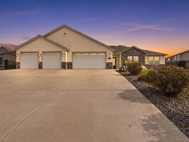86612 E Summit View Dr, Kennewick, WA 99338