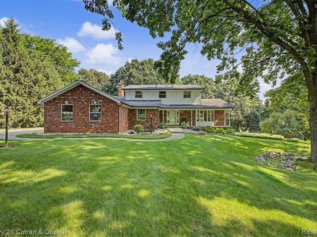 8661 N Dutchess Dr, Bruce Township, MI 48065