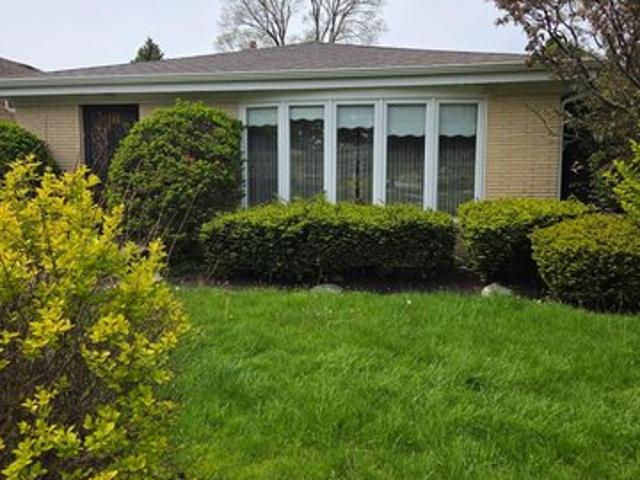 8662 N Merrill St, Niles, IL 60714