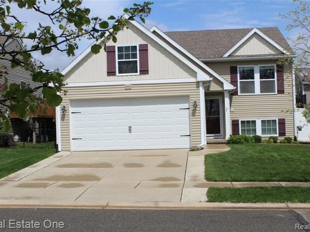 8662 Pinnebog River Dr, Handy Township, MI 48836