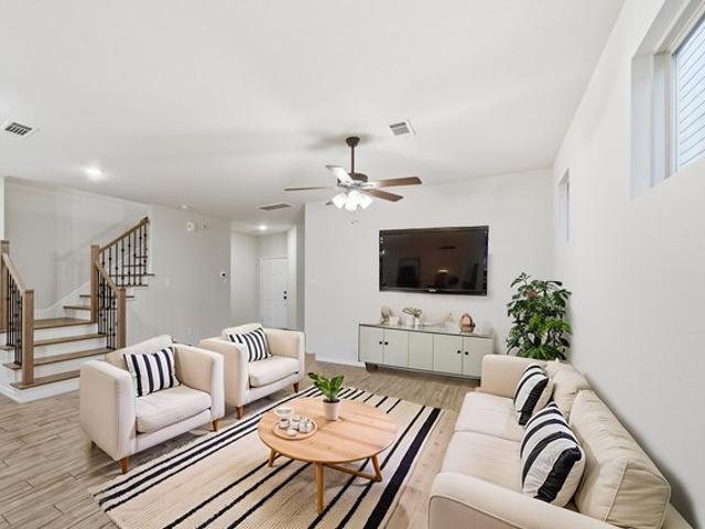 8663 Cedardale Park Dr, Houston, TX 77063