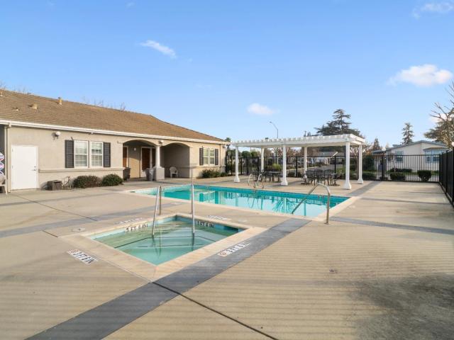 866 Count Dr, Livingston, CA 95334 | MLS #226016