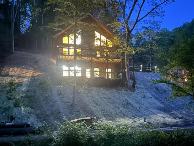 866 Cabin Creek Way