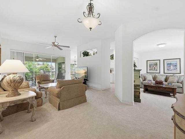 866 Carrick Bend Circle, 202, Naples, US, FL