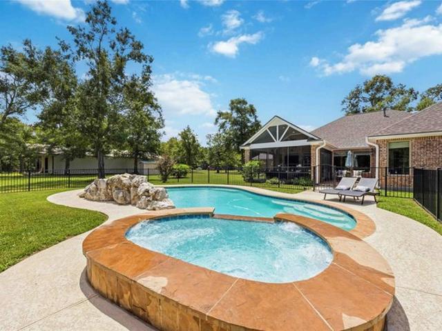 866 Big Buck Dr, Cleveland, TX 77328
