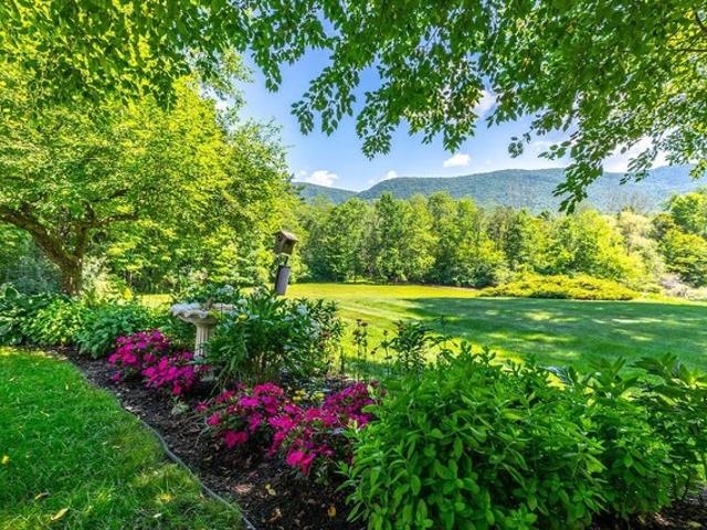 866 E Manchester Rd, Manchester, VT 05255