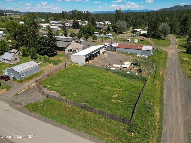 866 E St, Plummer, ID 83851