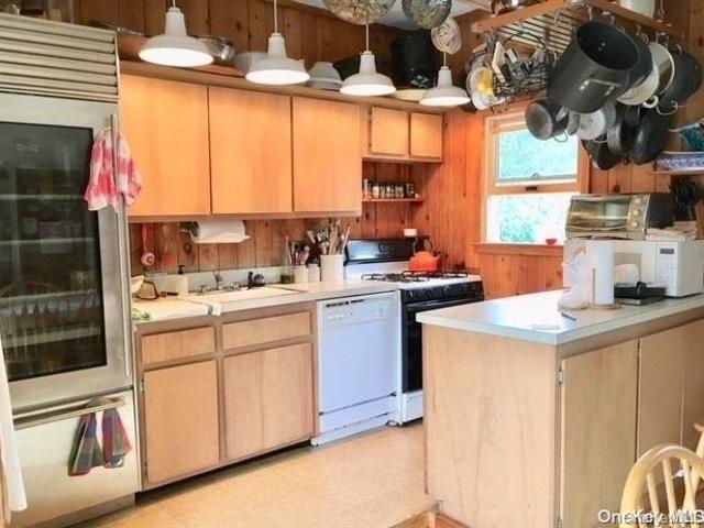 866 Evergreen Walk, Ocean Beach, NY 11770 | MLS #L3365