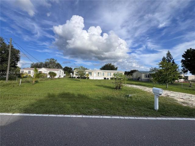 866 NE 104th Ct, Okeechobee, FL 34974 | MLS #A12002 | Compass