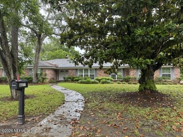 8677 San Servera Dr W, Jacksonville, FL 32217