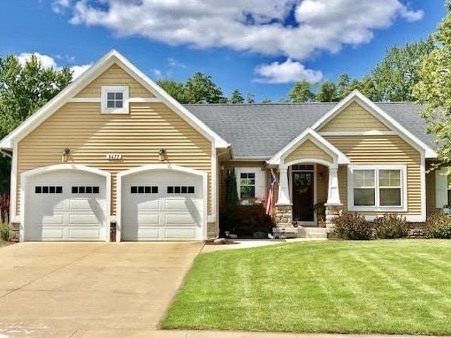 8677 Shore Way Dr SW, Byron Center, MI 49315