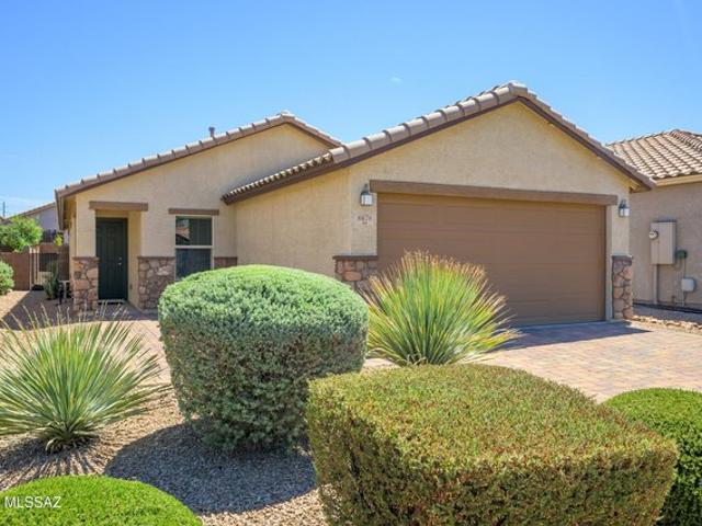 8678 N Genoa Ct, Tucson, AZ 85742