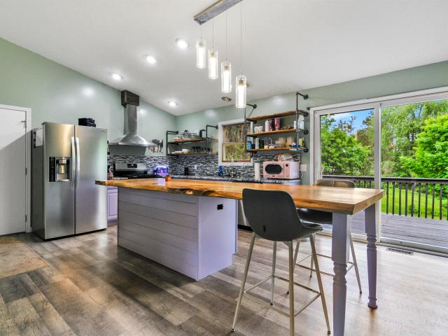8678 Lamplighter Lane