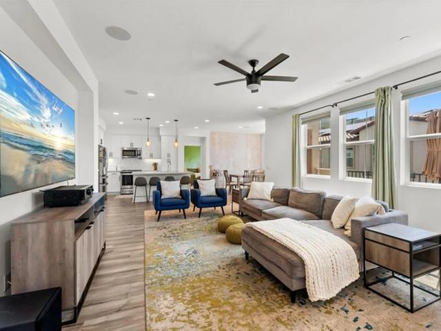 8679 Tobago Ln, Santee, CA 92071