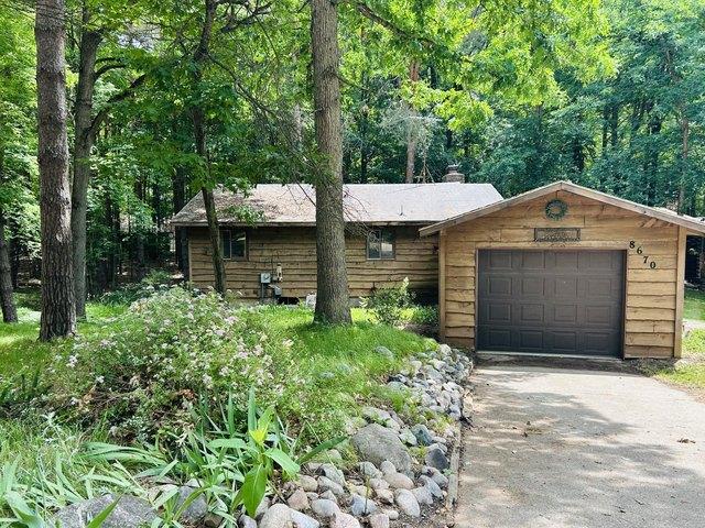 8670 Mohawk Ct, Canadian Lakes, MI 49346