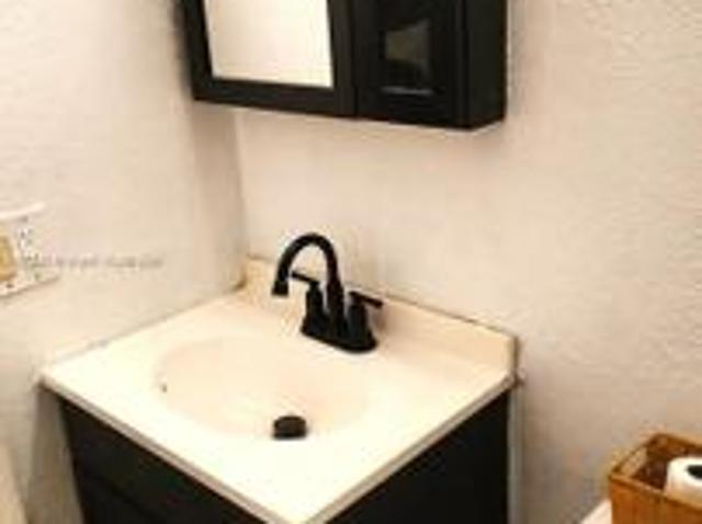 8671 SW 15th St, Pembroke Pines, FL 33025