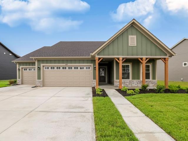 8673 Meadowlands Ct, Plainfield, IN 46168