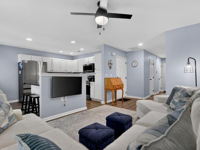 8673 Grassy Oak Trail