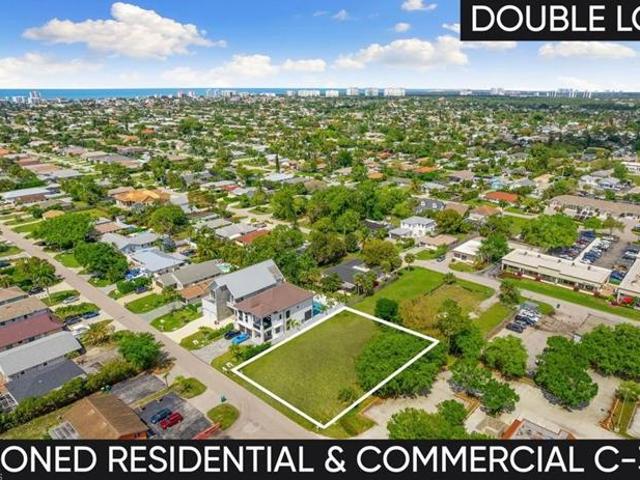 867 92nd Ave N, Naples, FL 34108