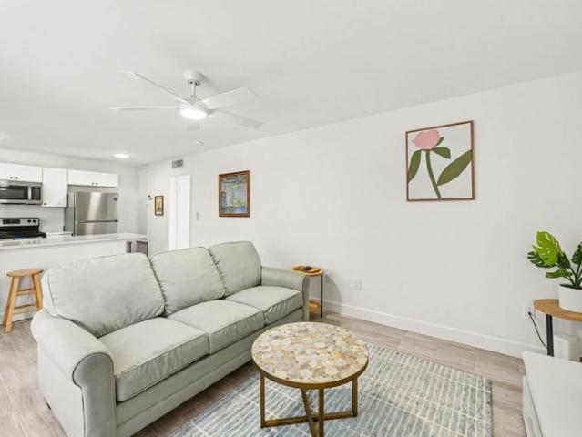 867 Colony Dr #99