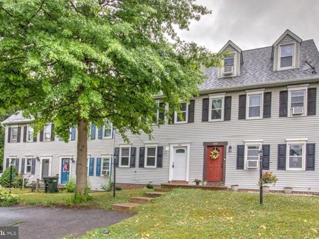 867 Oak St, Denver, PA 17517