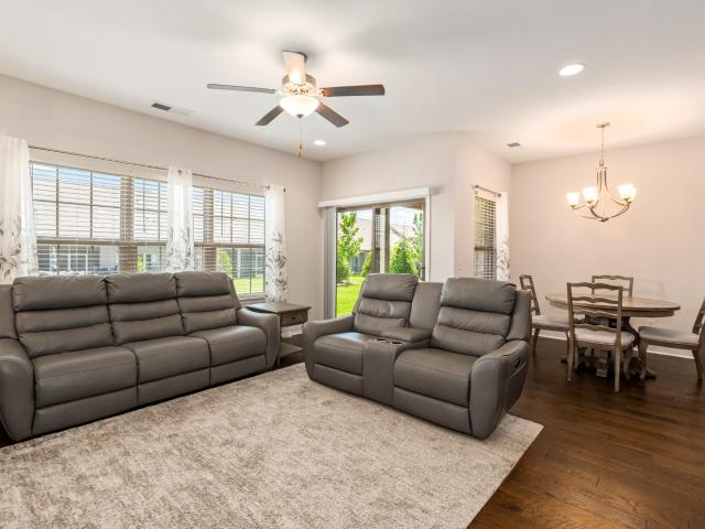 867 Meadowcrest Way