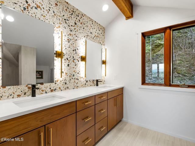 867 Midas Dr, Sagle, ID 83860 | MLS #26 3202