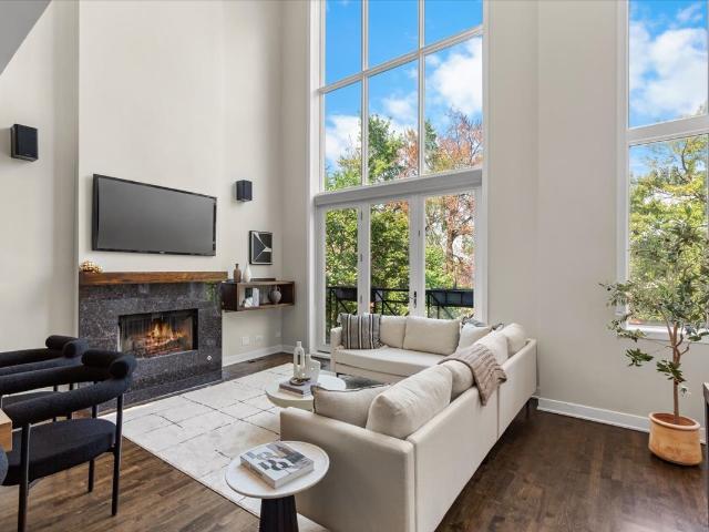 867 N Hermitage Street # 3