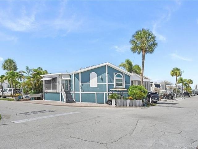 867 Nettles Blvd, Jensen Beach, FL 34957