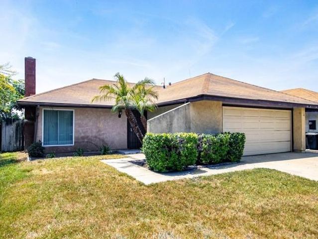 867 Smallwood St, Colton, CA 92324