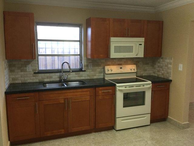 867 SE 10th St, Hialeah, FL 33010