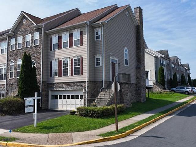 867 Stonefield Sq NE, Leesburg, VA 20176