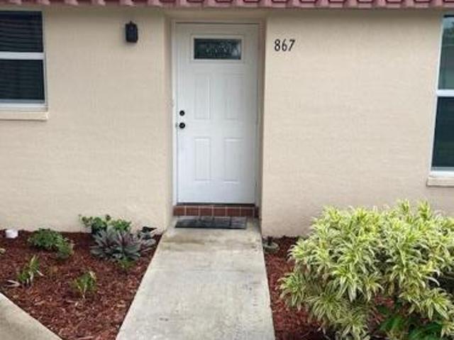 867 Worcester Ln, Lake Worth, FL
