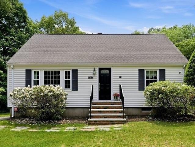 867 Whitman St, Hanson, MA 02341