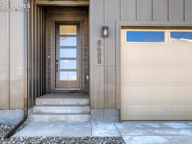 8688 Long Beach Terrace